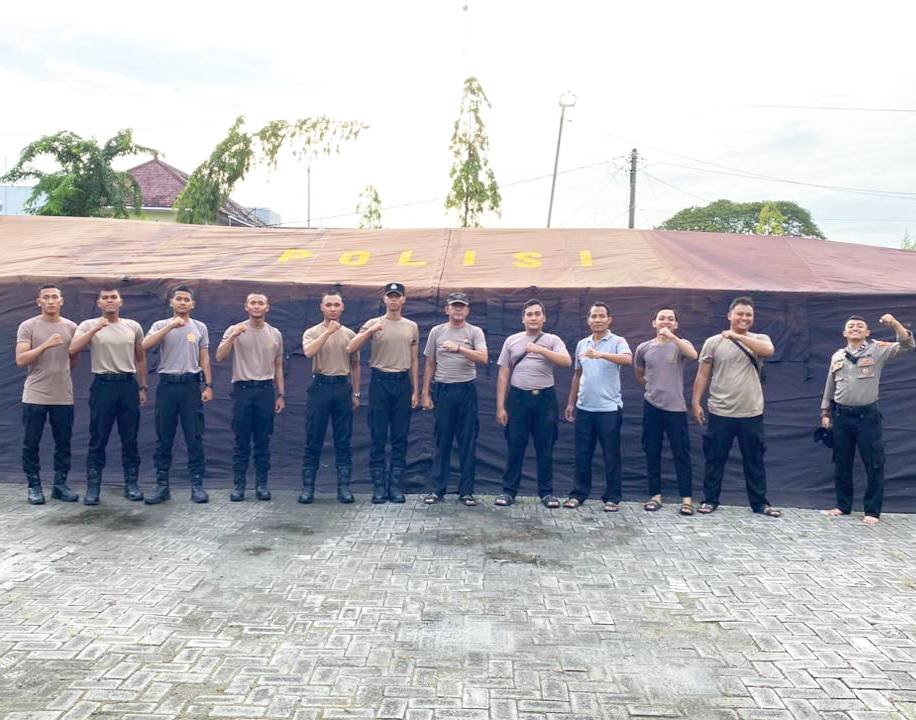 ‎Siaga Banjir Bengawan Jero, Polres Lamongan Dirikan Posko dan Kerahkan ...